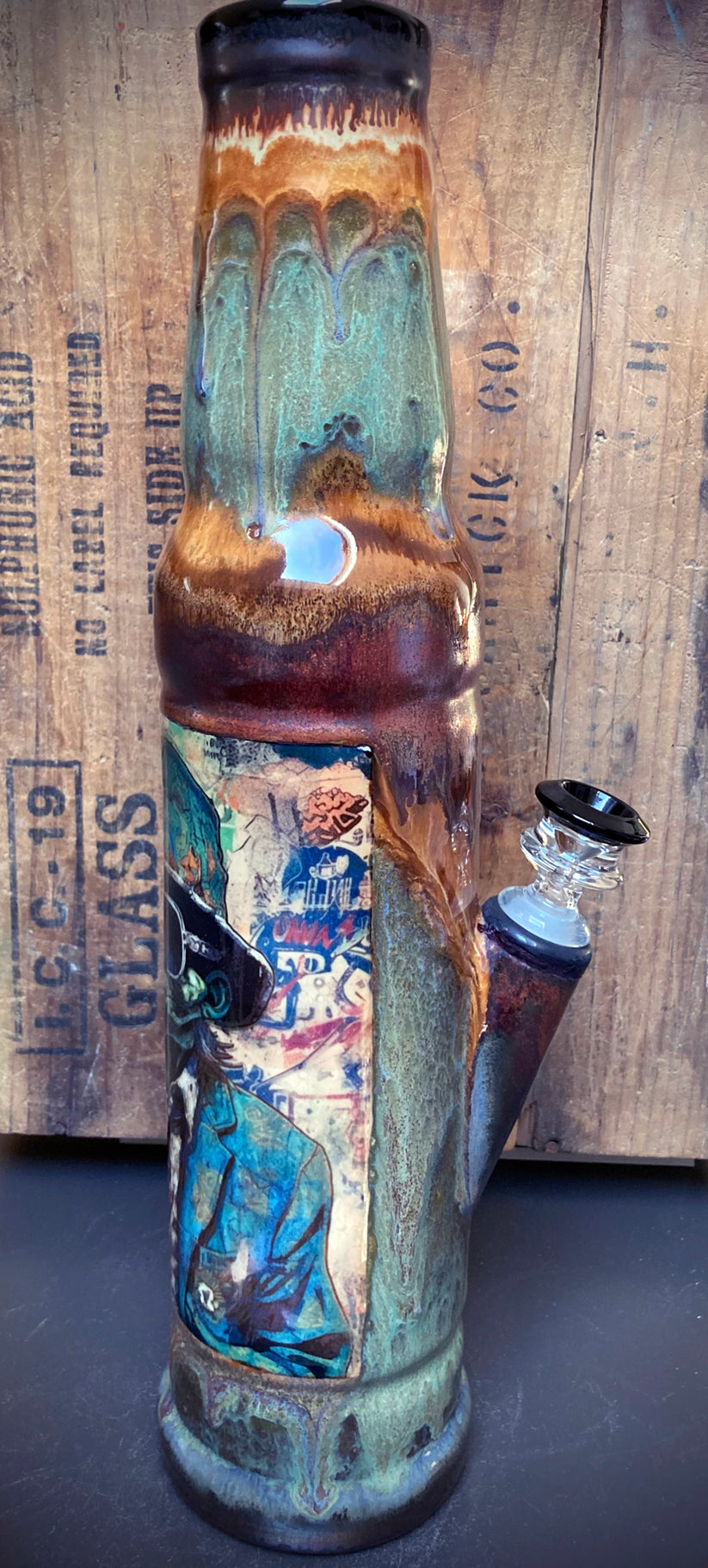 High-quality ceramic bongs for sale online. Lizard Mob Underboss